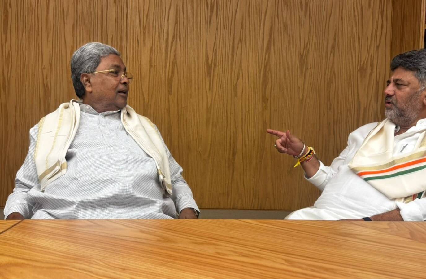 Karnataka CM Siddaramaiah to Stay? Congress Leader Rejects Leadership ...